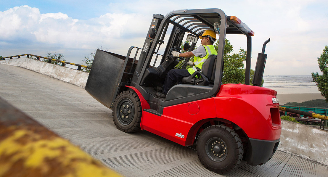 MHE introduces new range of Internal Combustion Forklifts - MHE